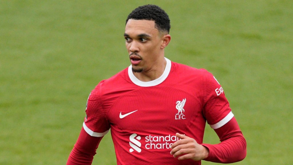 Shorts: Liverpool, Chicago Bears, Two Circles - Sport Industry Group